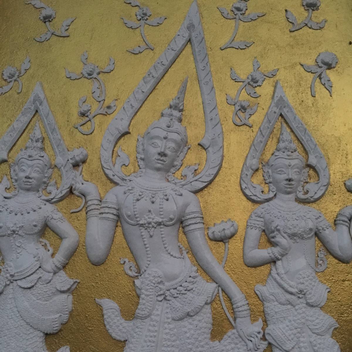 Breathing Hands by Lisa Pollard (3m 49s) - Aura