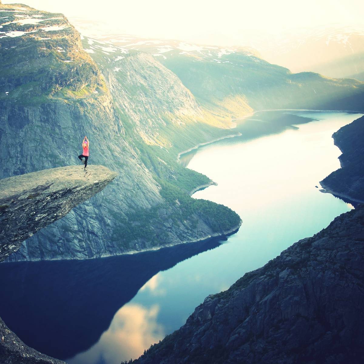 Body Sweep to Release Energy Blocks by Suzie Brown (10m 28s) - Aura