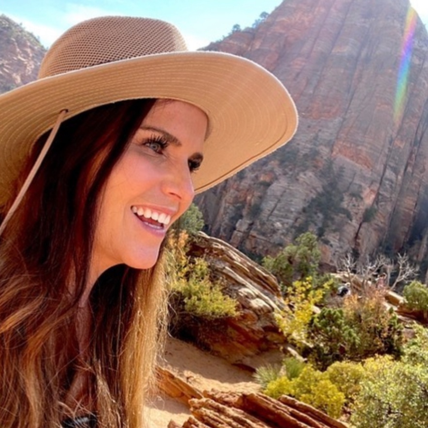 Morning Daily Affirmations by Molly Eiche (3m 27s) - Aura