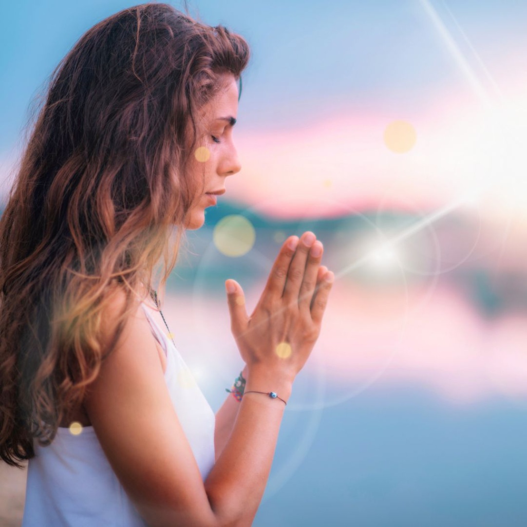 Meditación para Conectar con tu Corazón by Aina (14m 9s) - Aura